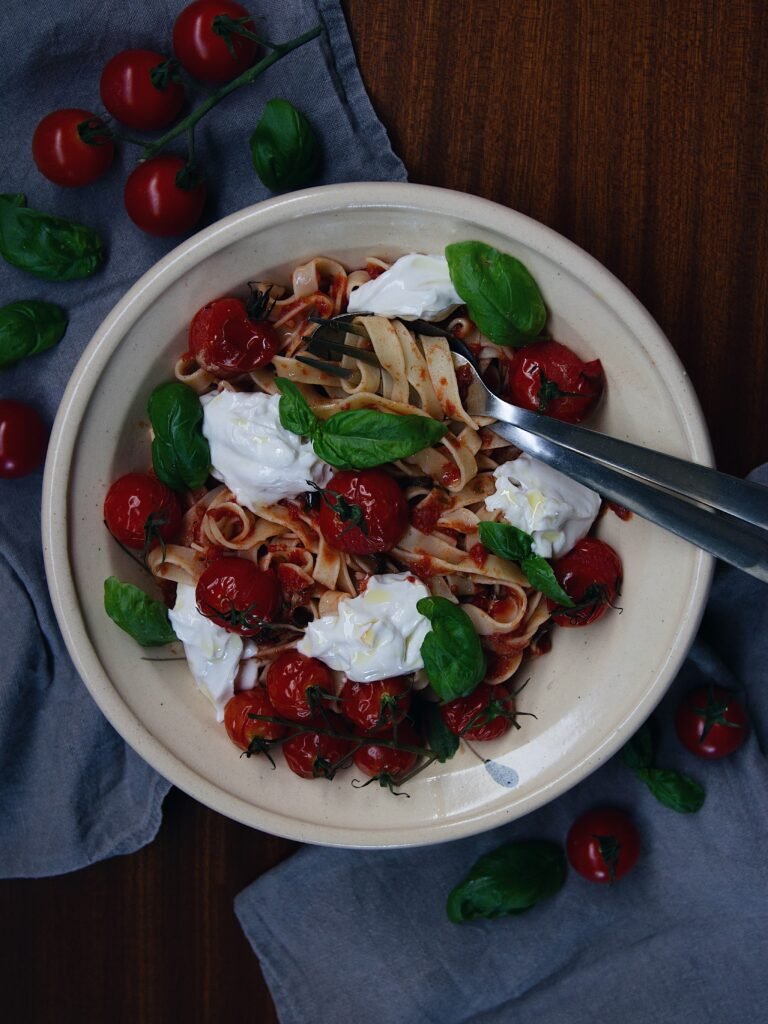 Mö raises €2.4 million to take oat-based cheese global - Larder Magazine