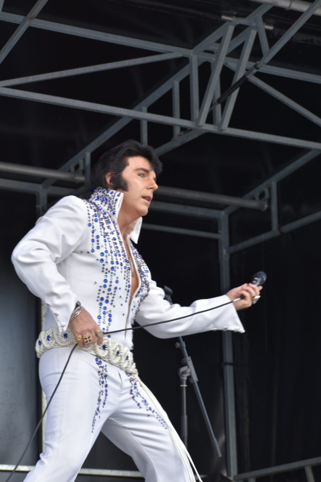 Country beats and local eats draw thousands to Alloa’s Sound Bites ...